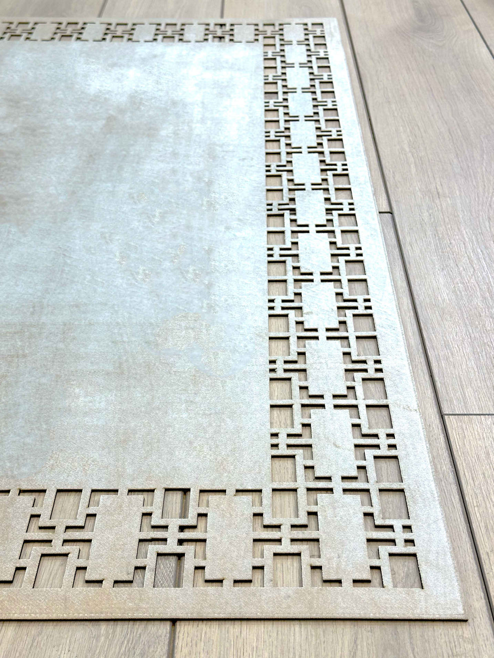 Emel Rectangular Laser-cut Modern Stylish Luxury Rug by Creative Home