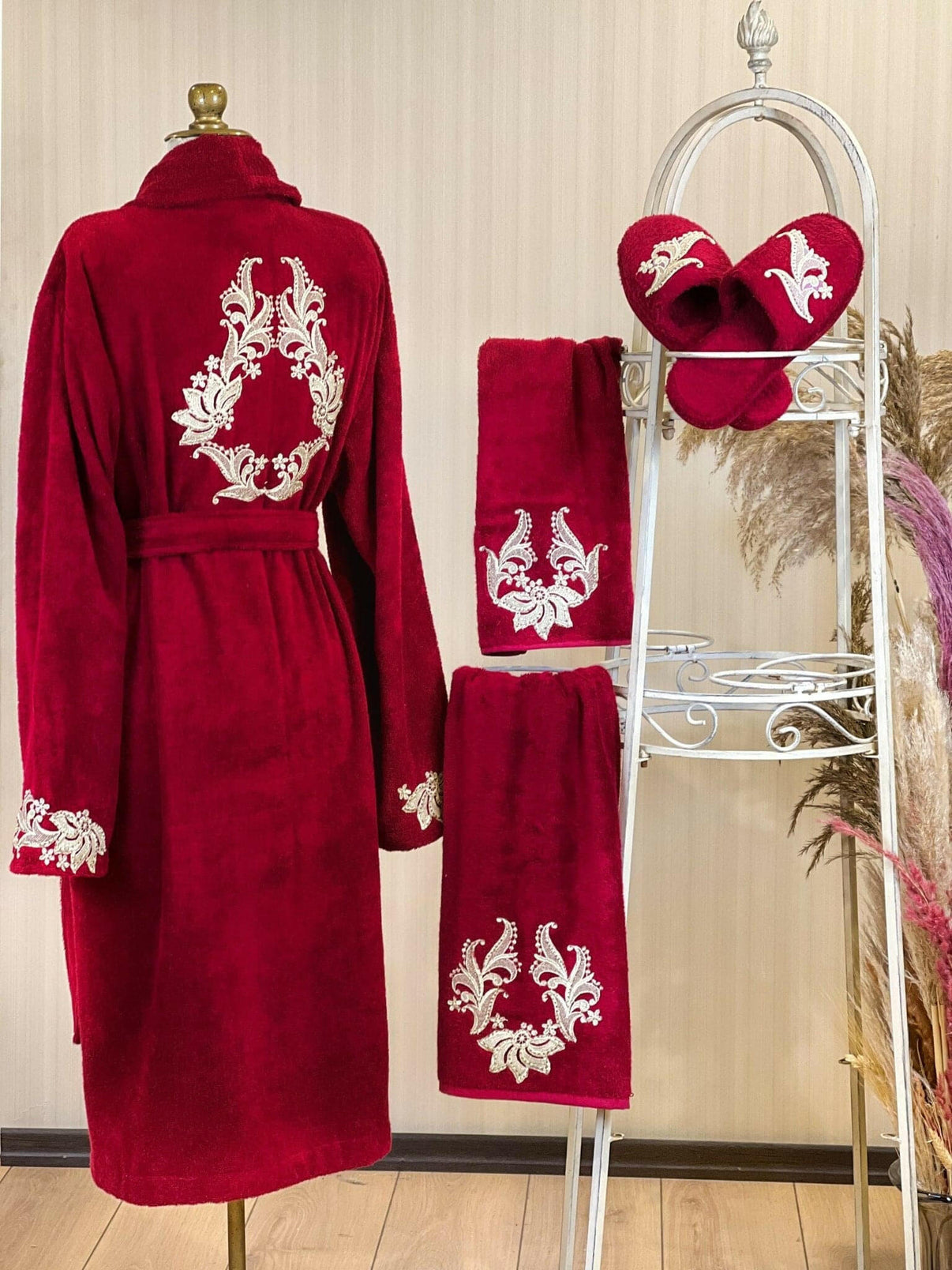 Deva Exclusive Embroidery Lace Red Women's Bathrobe Set, Luxury Robe