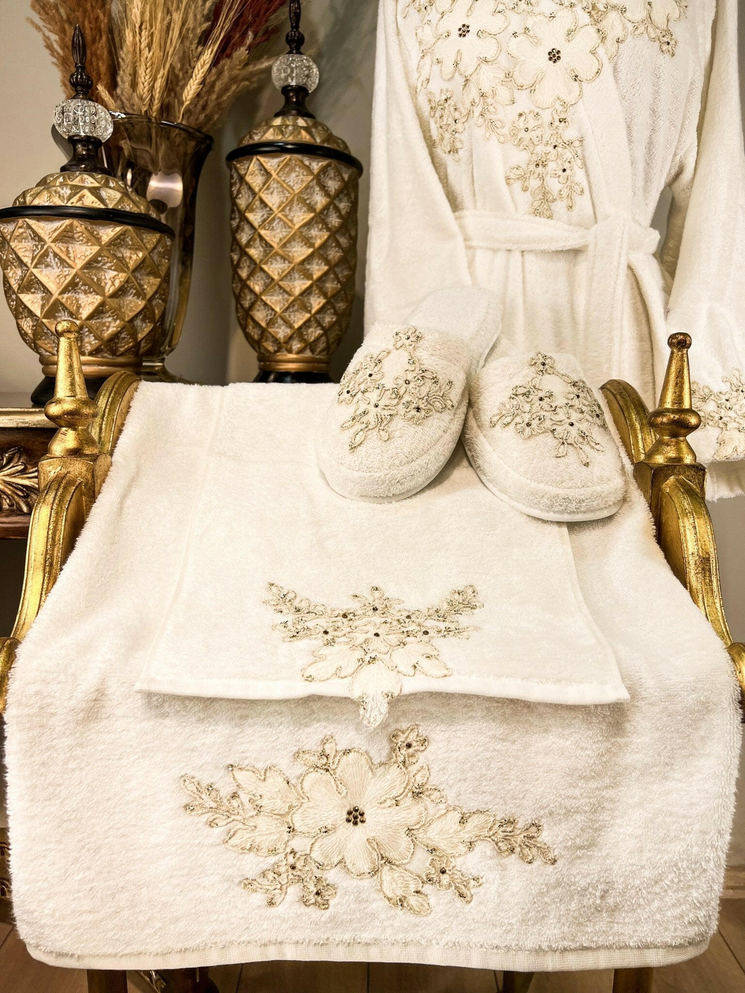 Nilay Floral Embroidery Lace White Women's Bathrobe Set, Luxury Gown