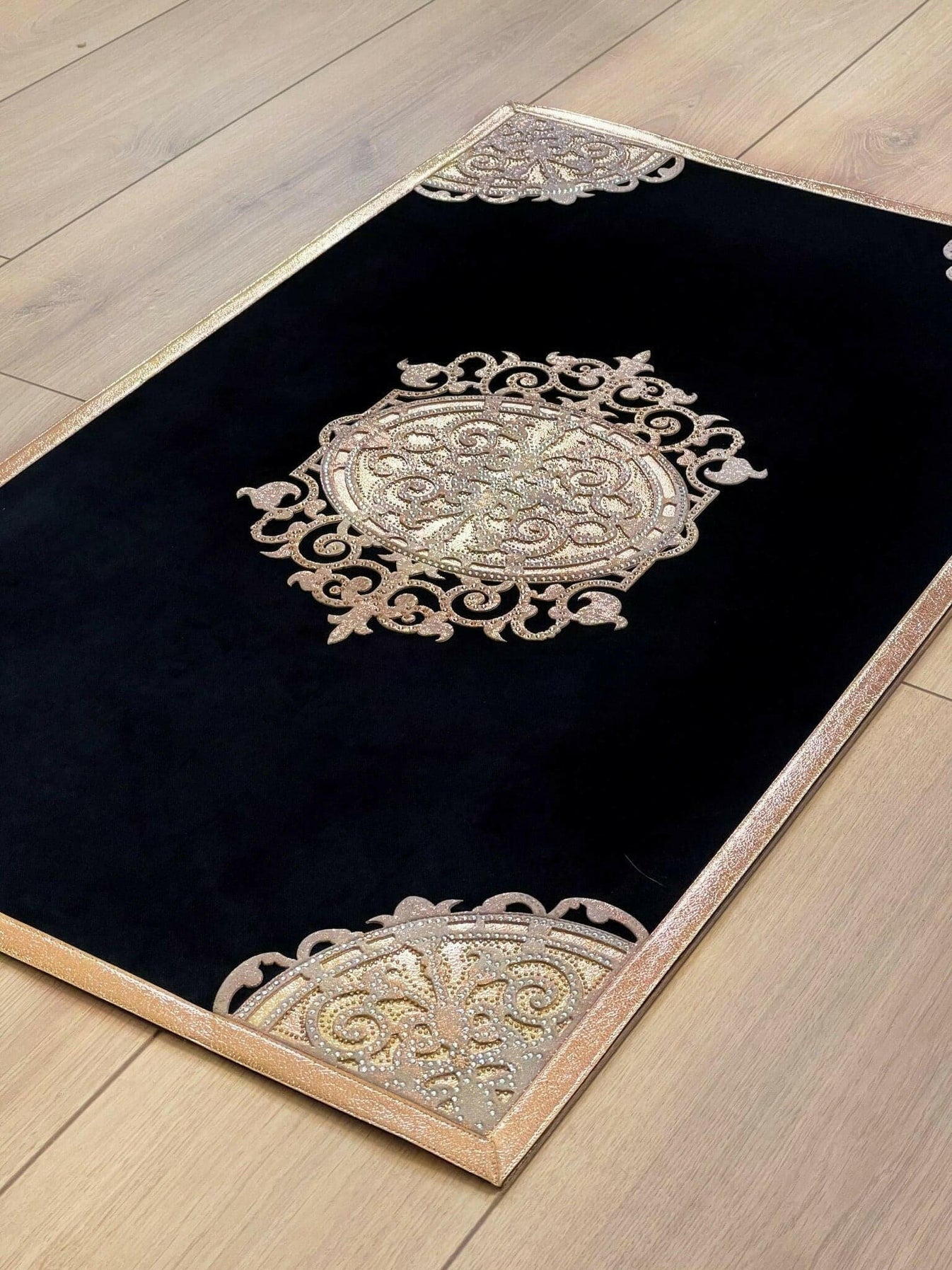 Ruya Rectangular Velvet Rug - Royal Style Velvet Appliqué Non Slip Mat