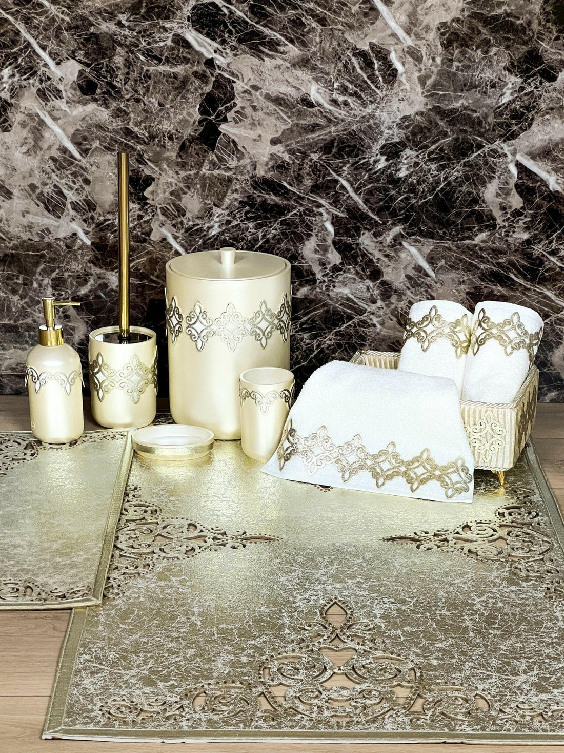 Sena Gold Curly Striped Bathroom Accessory Set, Luxury Chic Bath Decor