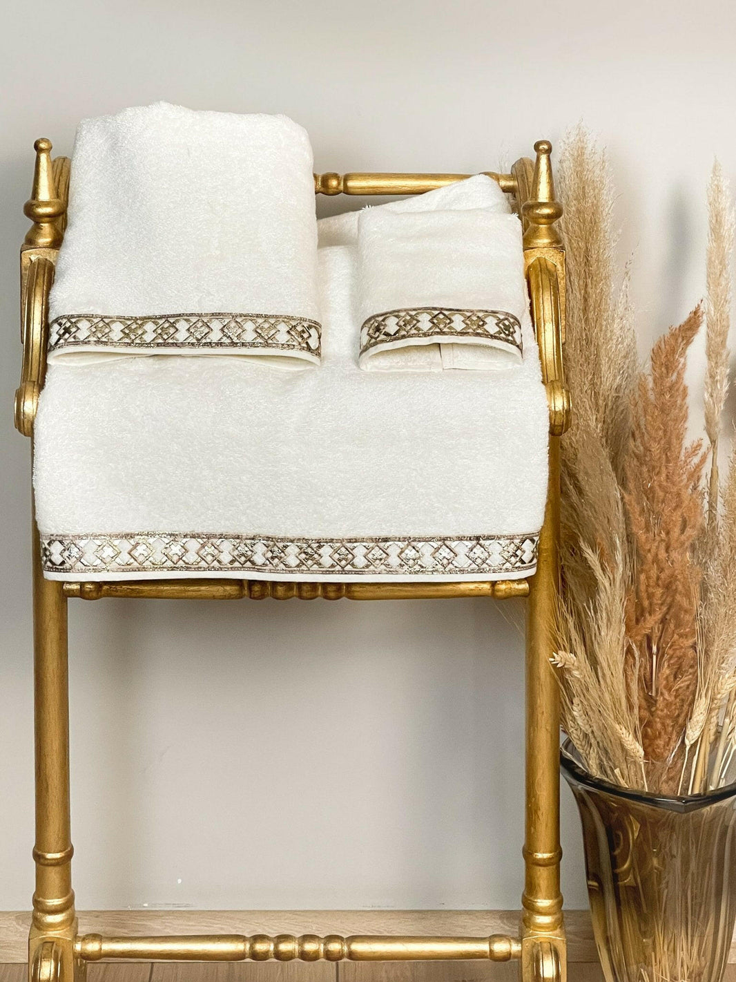 Tara Celtic Style Design 3 Piece Elegant Luxury White & Gold Towel Set